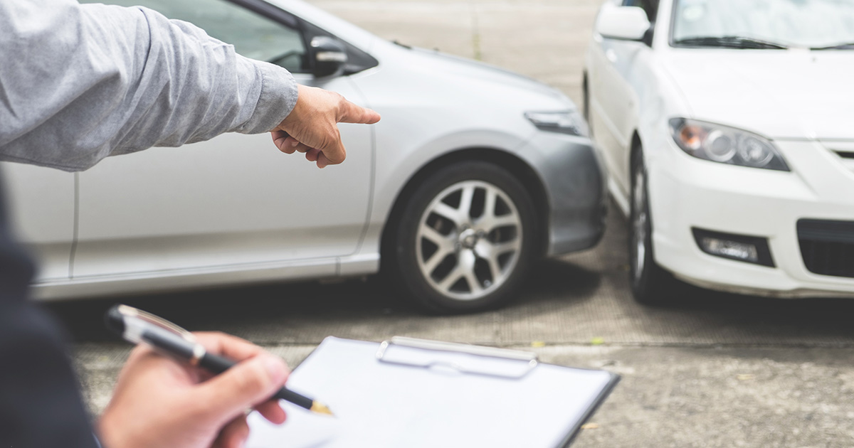 業務中の車両事故報告書の書き方は？
